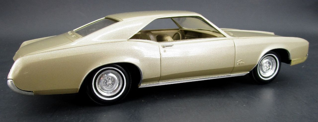 AMT 1966 Buick Riviera Promo, Saddle Mist Iridescent? - Spotlight Hobbies