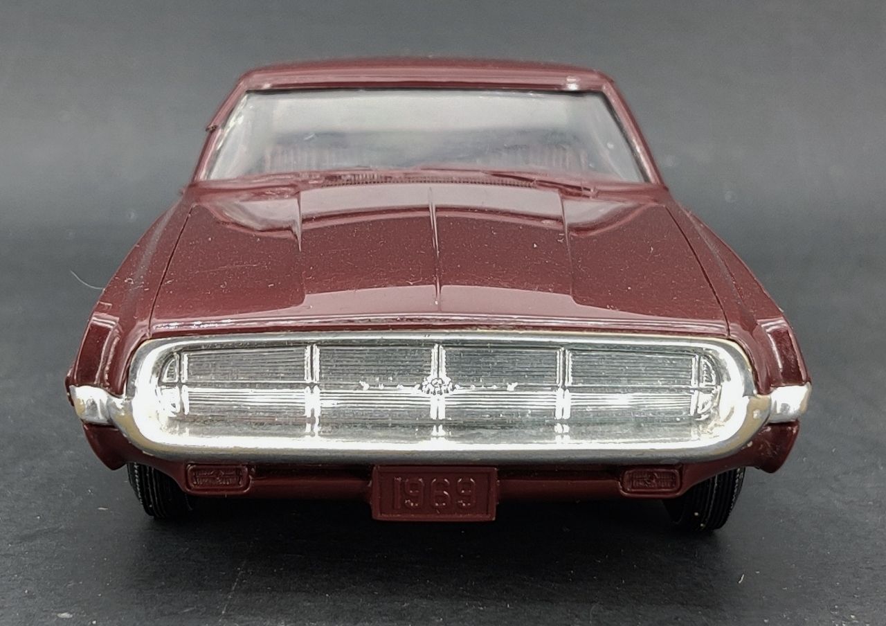 AMT 1969 Ford Thunderbird Promo - Spotlight Hobbies