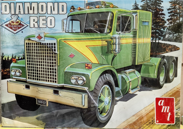 AMT Diamond Reo Semi Tractor Truck, Original Issue - Spotlight Hobbies