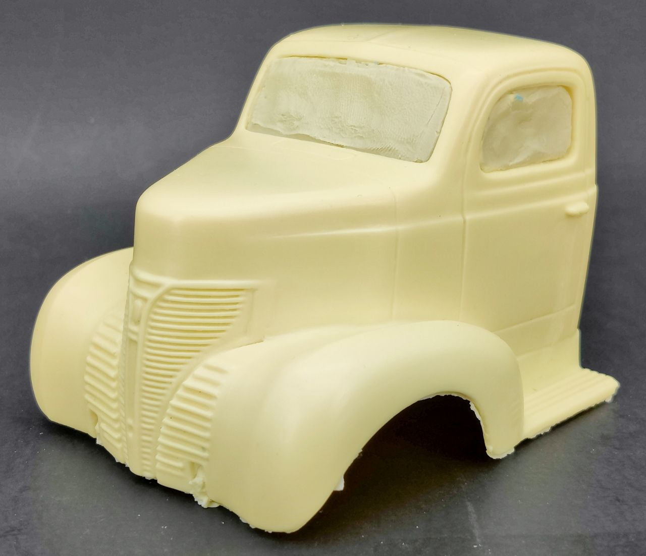 Jimmy Flintstone Resin 1939 Dodge Cabover Spotlight Hobbies