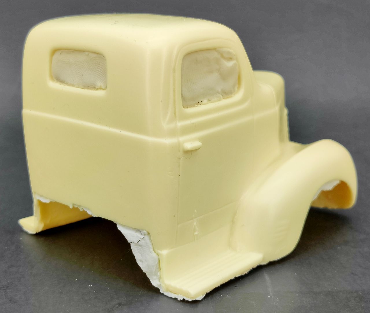 Jimmy Flintstone Resin 1939 Dodge Cabover - Spotlight Hobbies