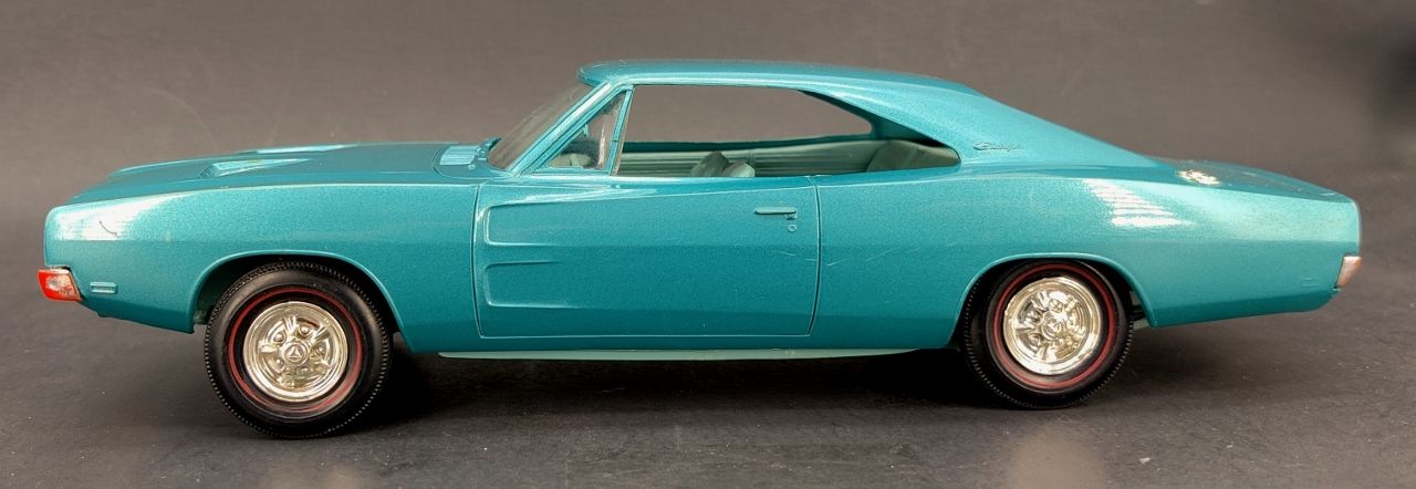 Metropolitan - Spotlight Hobbies