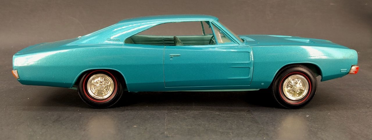 Metropolitan - Spotlight Hobbies