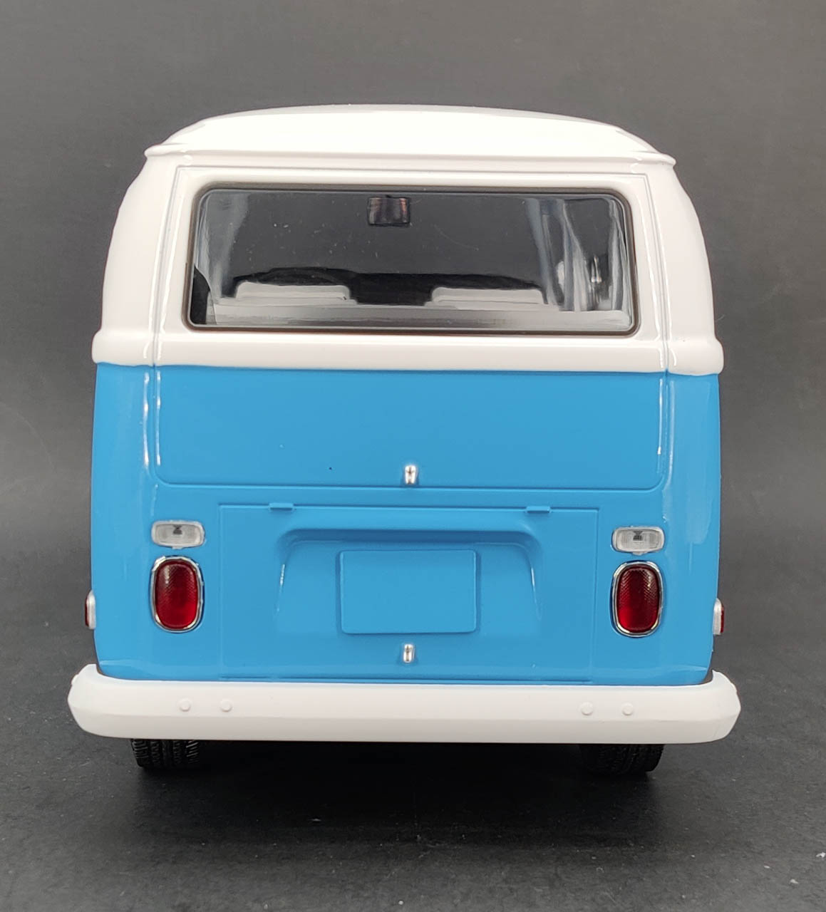 Greenlight "Lost" 1971 Volkswagen Type 2 VW Van, 1/18 Scale - Spotlight ...