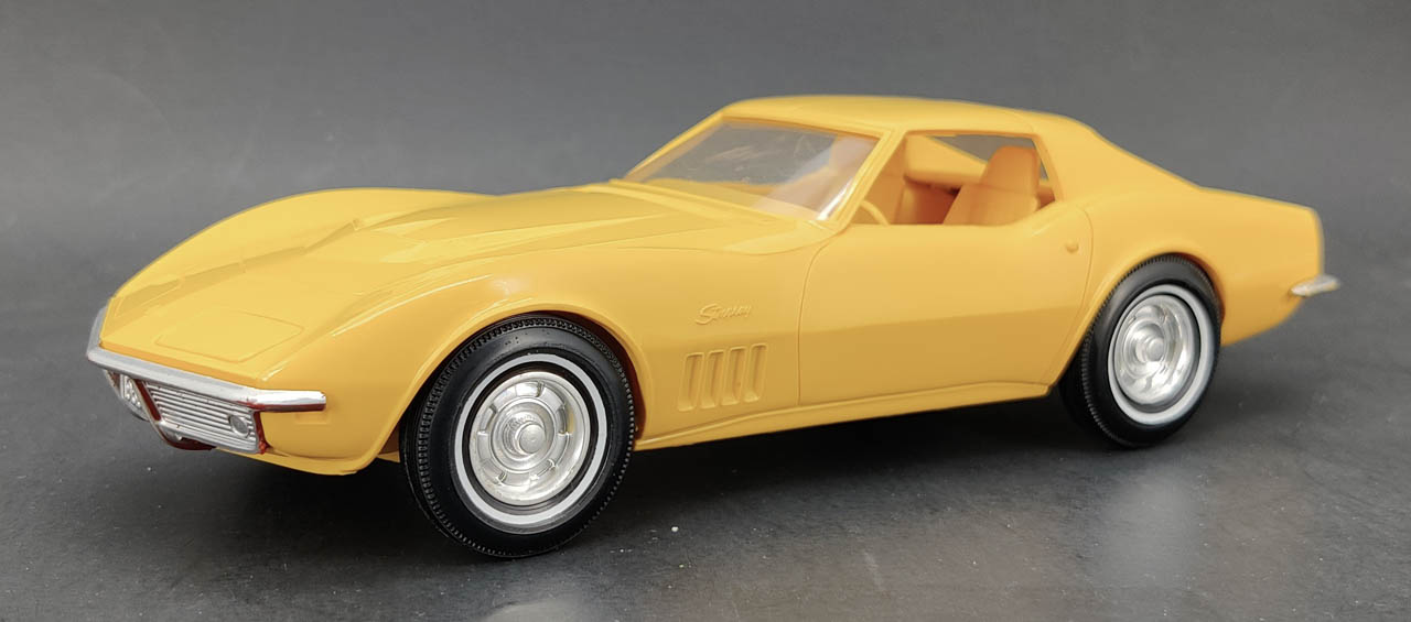 AMT 1969 Chevy Corvette Coupe Promo - Spotlight Hobbies