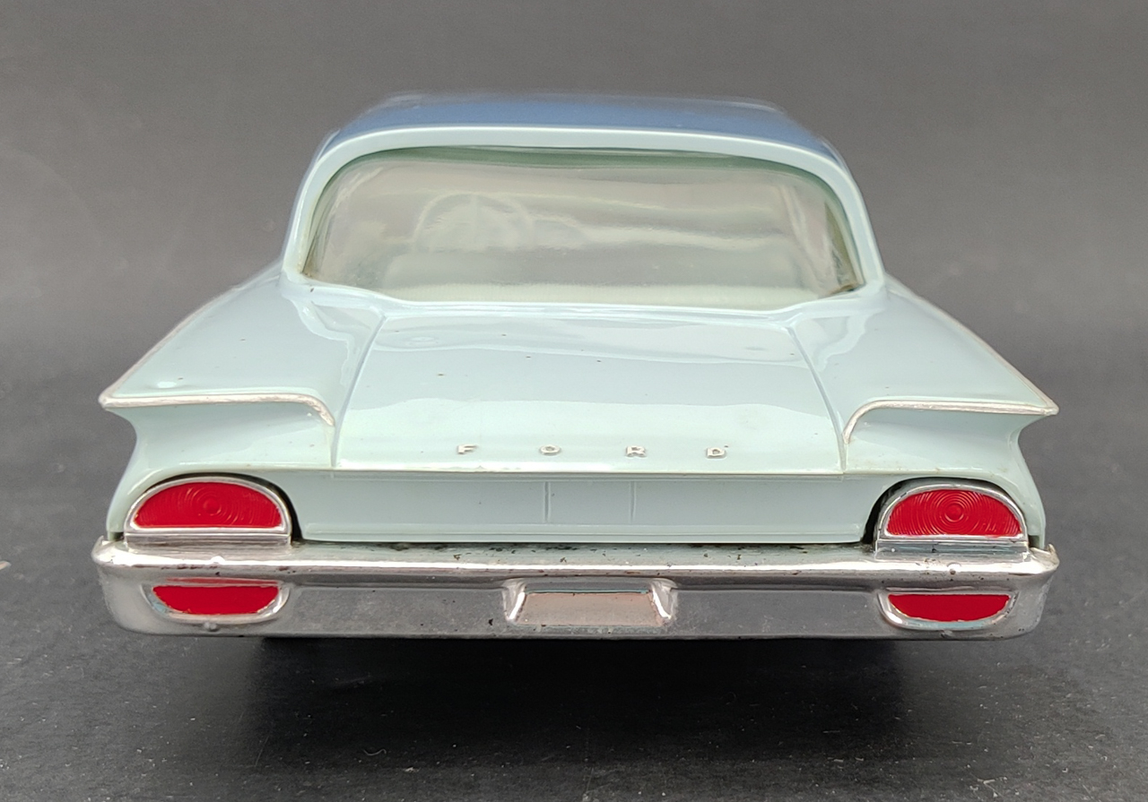 Hubley 1960 Ford Fairlane 4-Door Sedan Promo - Spotlight Hobbies