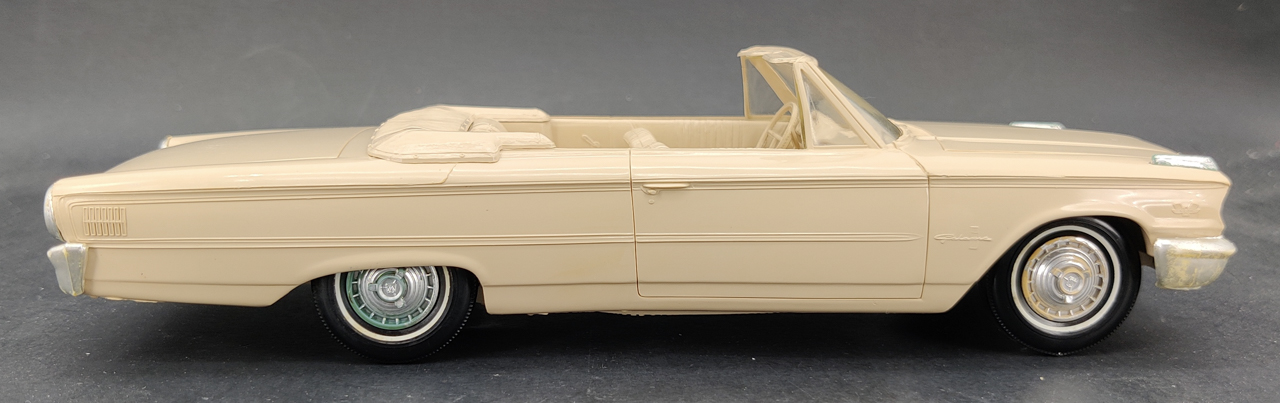 AMT 1963 Ford Galaxie 500 Convertible Promo - Spotlight Hobbies