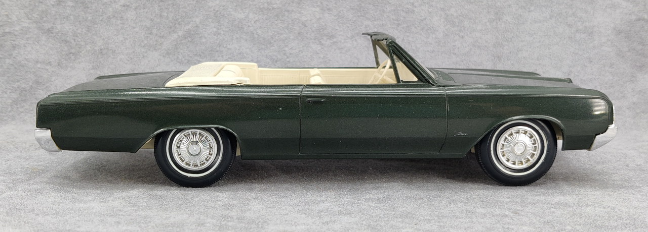 AMT 1964 Oldsmobile Cutlass Convertible Promo - Spotlight Hobbies