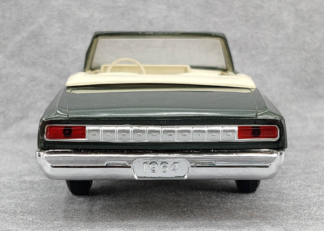 AMT 1964 Oldsmobile Cutlass Convertible Promo - Spotlight Hobbies