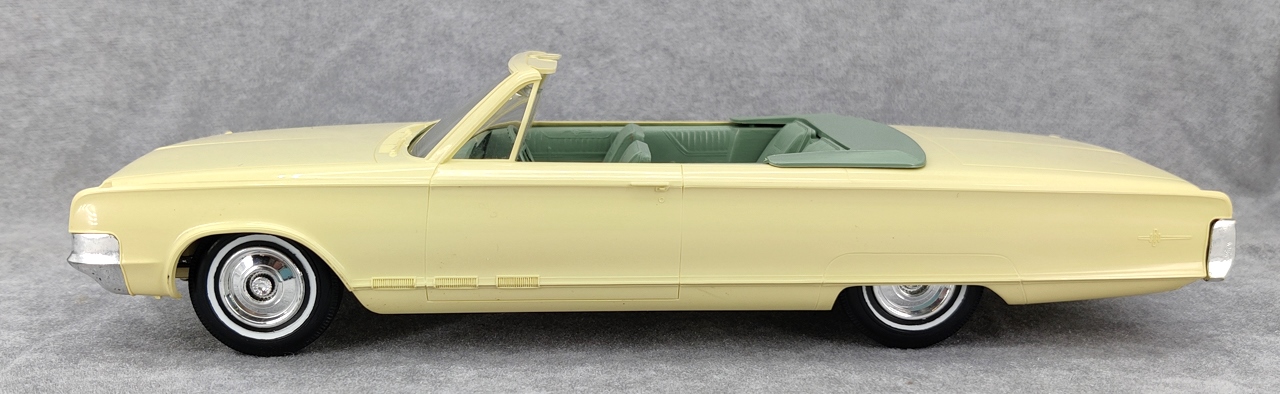 Jo-Han 1965 Chrysler 300 Convertible Promo - Spotlight Hobbies