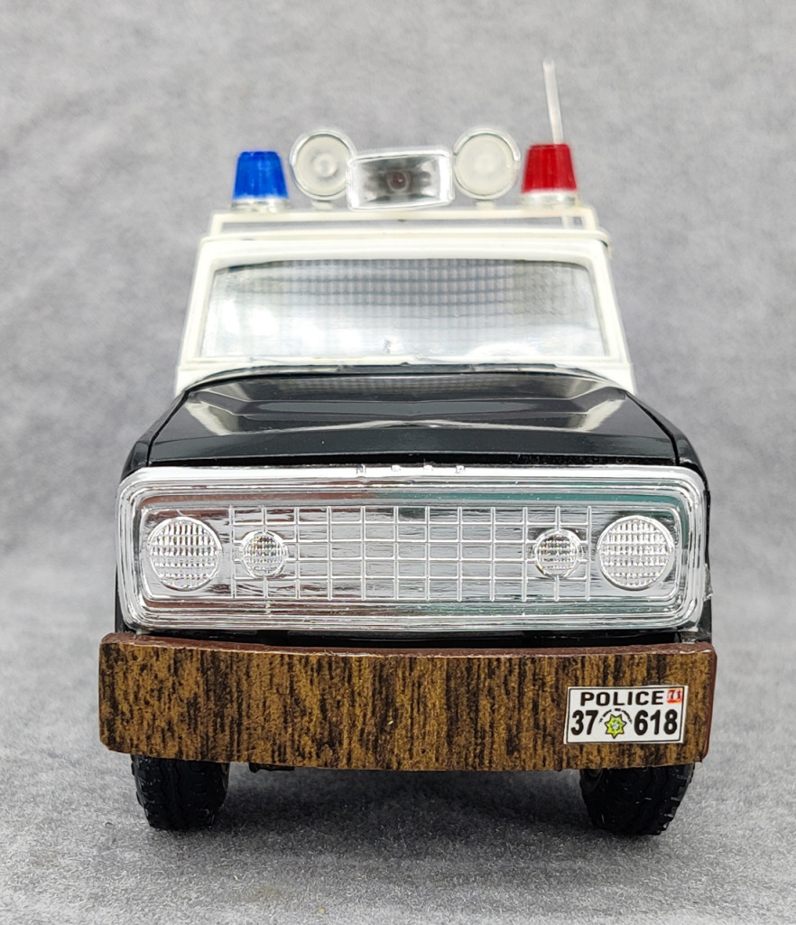 MPC 1972/1973 Jeep Commando Built Kit - Spotlight Hobbies