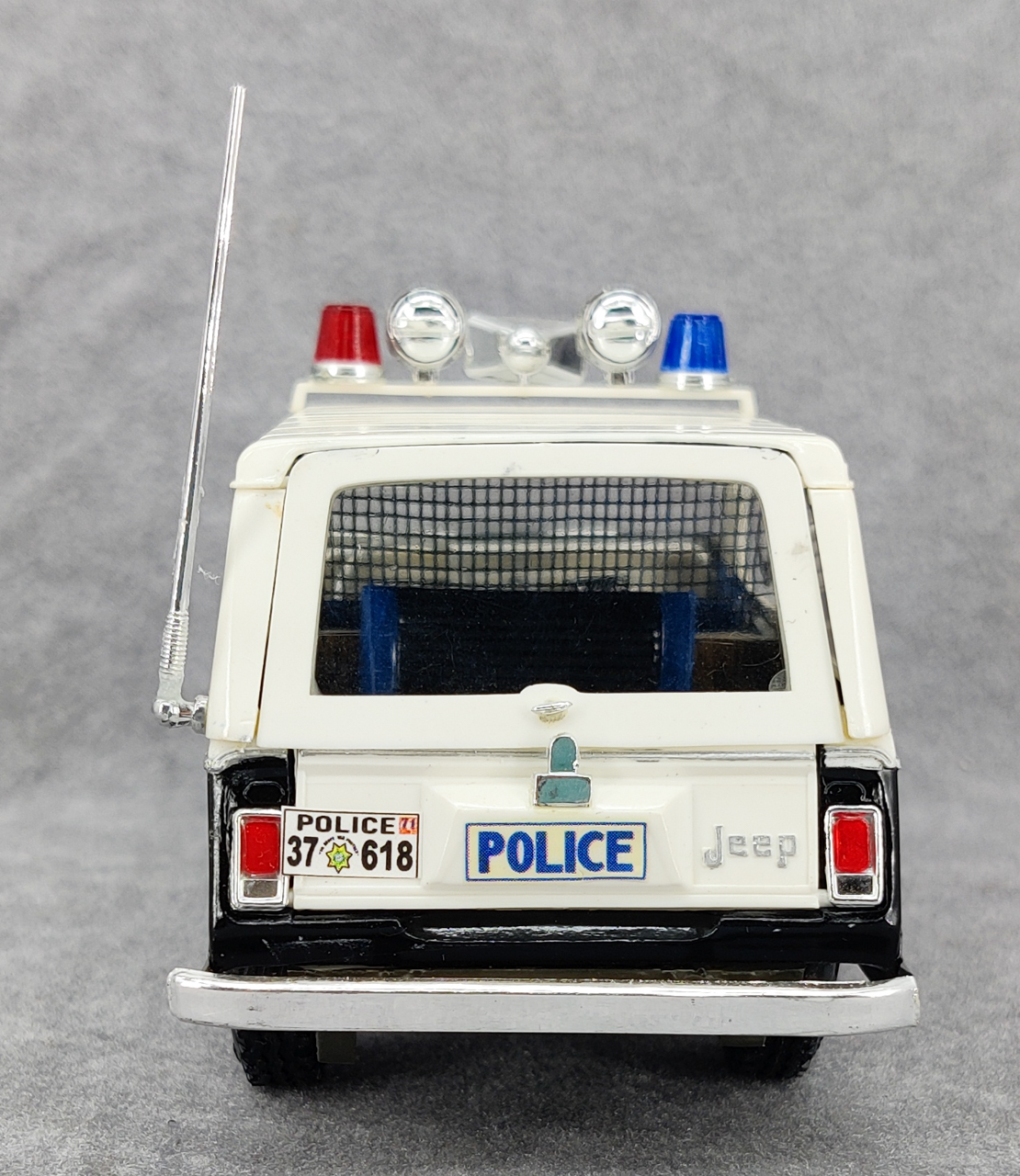 MPC 1972/1973 Jeep Commando Built Kit - Spotlight Hobbies