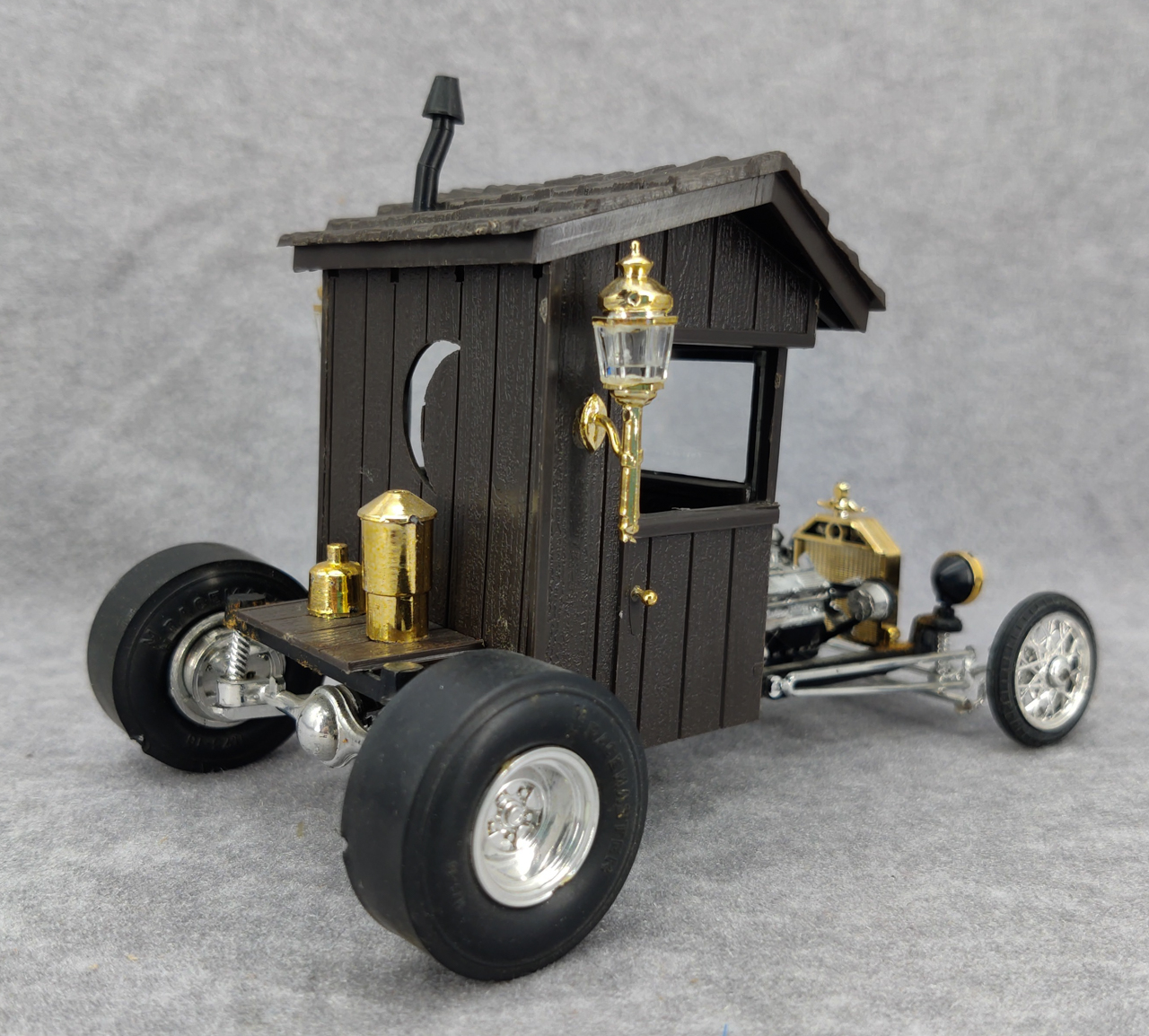 Eldon Outhouse Show Rod Built Kit - Spotlight Hobbies