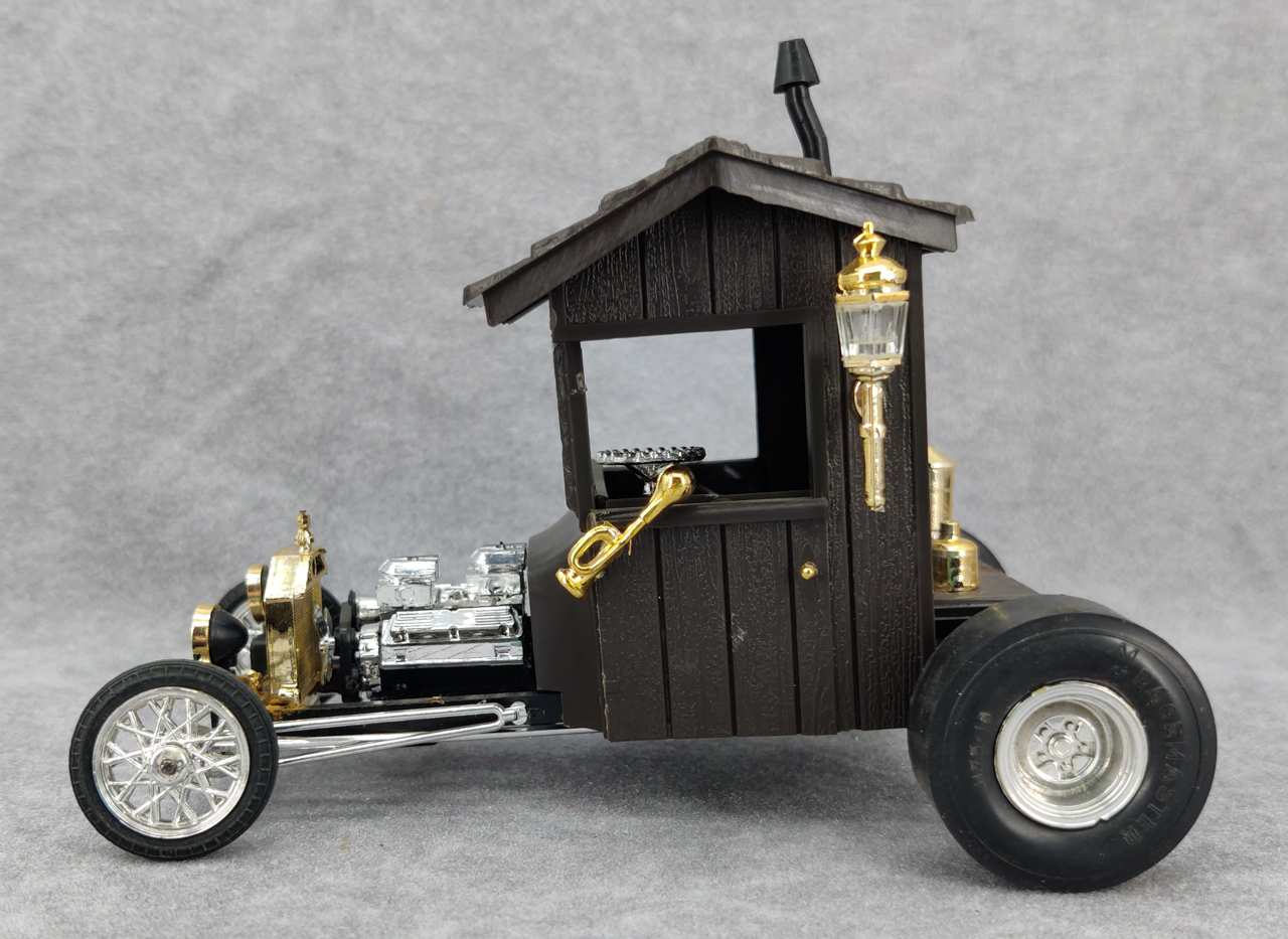 Eldon Outhouse Show Rod Built Kit - Spotlight Hobbies