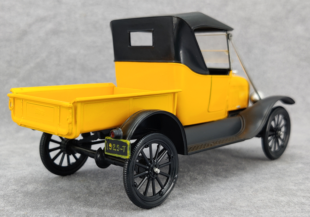 AMT 1925 Ford Model T Pickup Built Kit - Spotlight Hobbies
