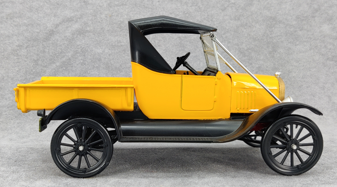 AMT 1925 Ford Model T Pickup Built Kit - Spotlight Hobbies