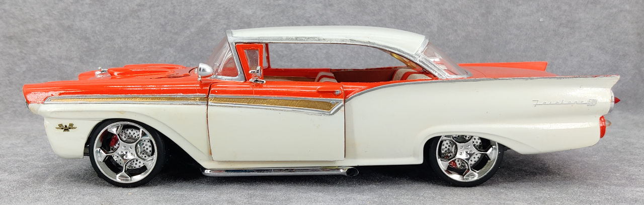 AMT 1957 Ford Fairlane 500 Hardtop Custom Built Kit - Spotlight Hobbies