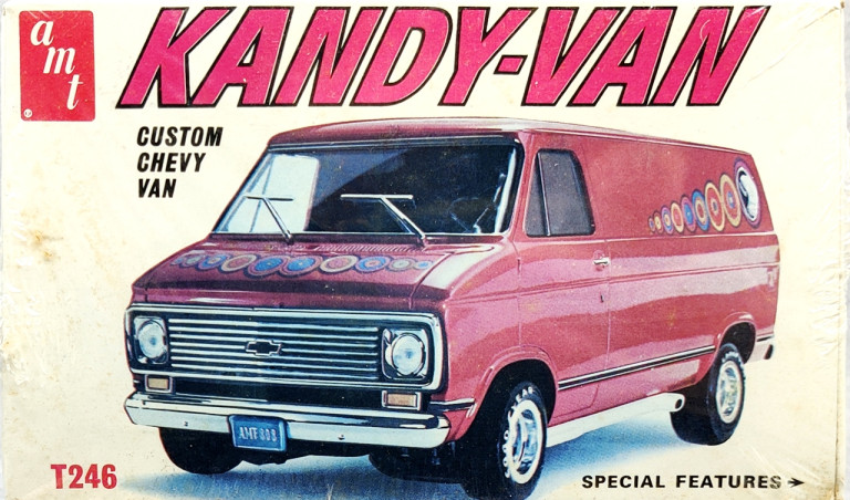 AMT "Kandy-Van" 1975/1976 Chevy Custom Van - Spotlight Hobbies