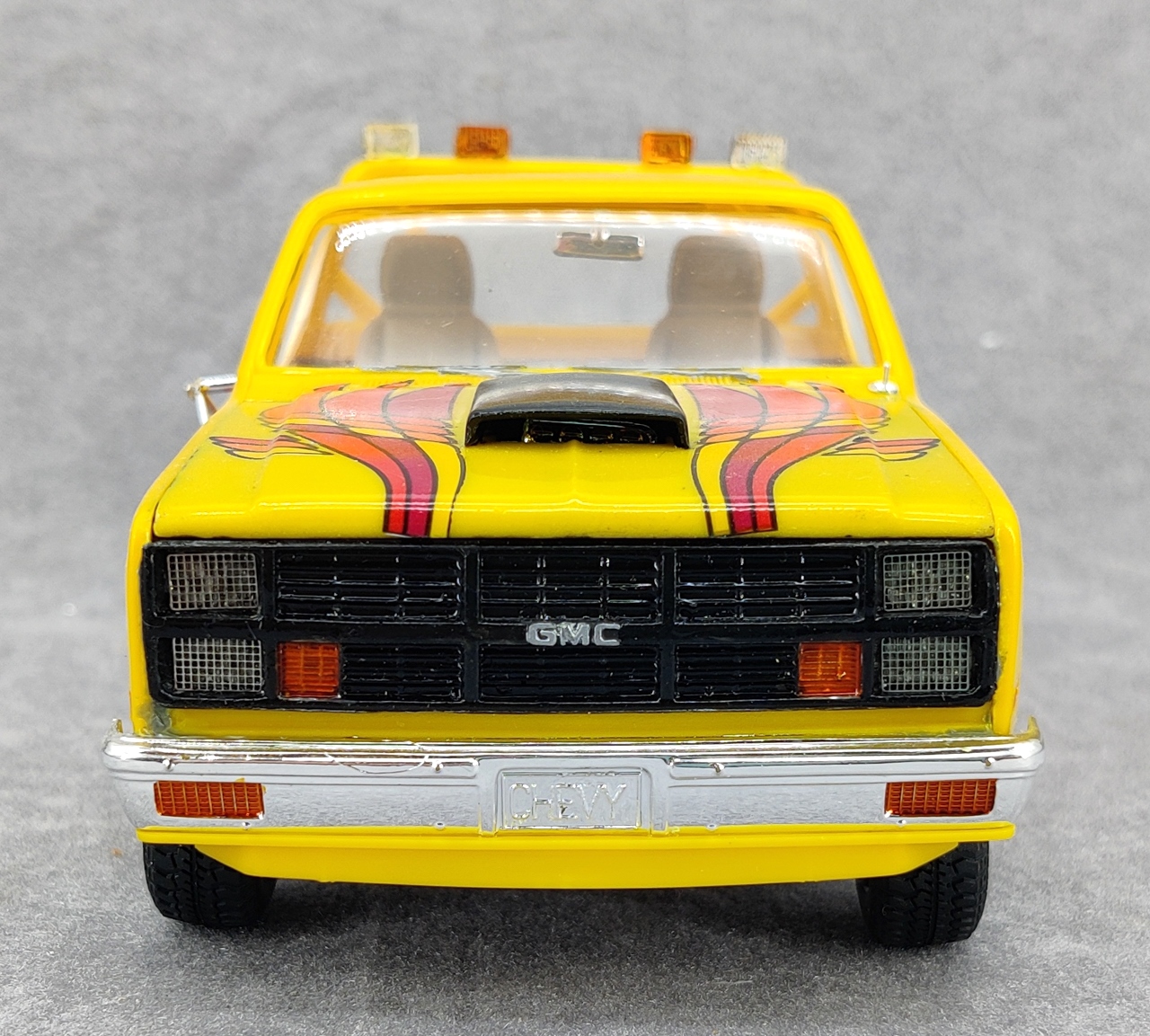 MPC 1981 Chevy/GMC 4x4 Stepside Pickup Truck Built Kit - Spotlight Hobbies