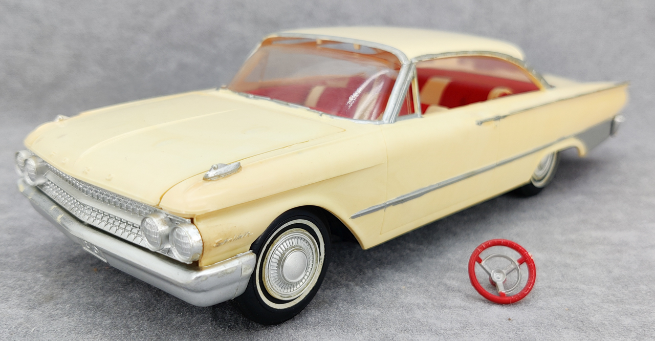 AMT 1961 Ford Starliner Hardtop Built Kit - Spotlight Hobbies