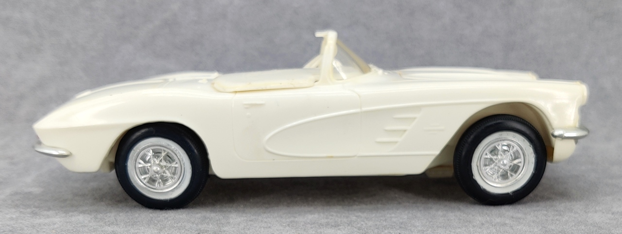SMP 1961 Chevy Corvette Built Kit - Spotlight Hobbies