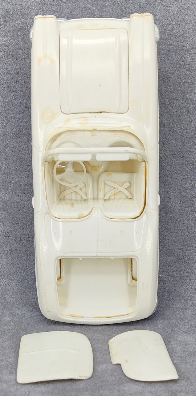 SMP 1961 Chevy Corvette Built Kit - Spotlight Hobbies