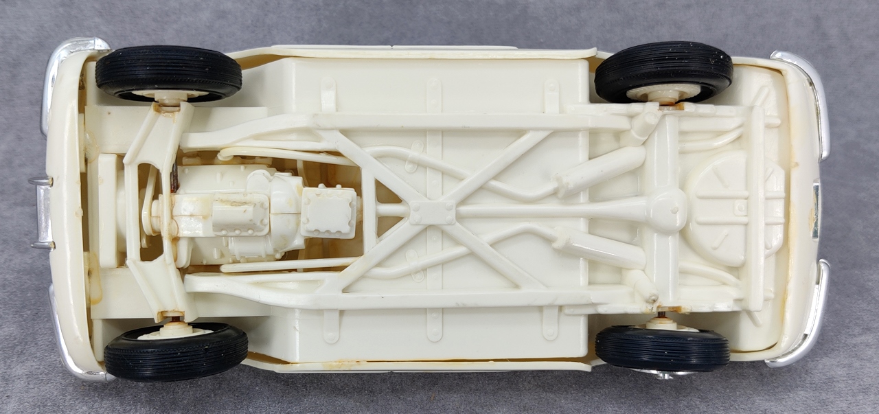 SMP 1961 Chevy Corvette Built Kit - Spotlight Hobbies