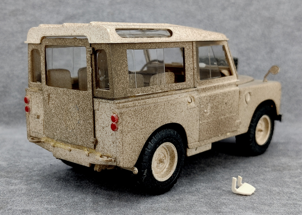 Monogram Land Rover Built Kit - Spotlight Hobbies