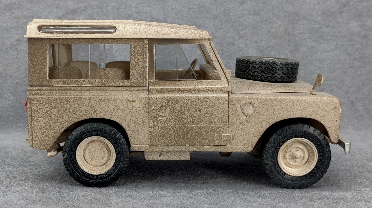 Monogram Land Rover Built Kit - Spotlight Hobbies