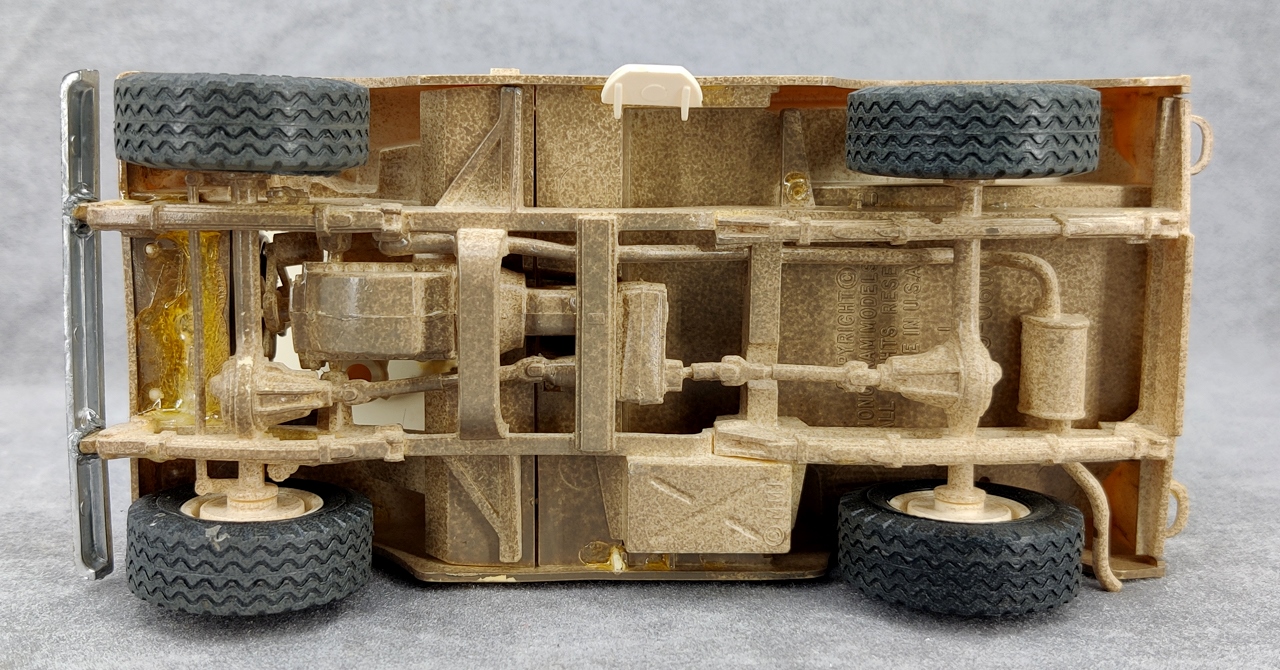 Monogram Land Rover Built Kit - Spotlight Hobbies