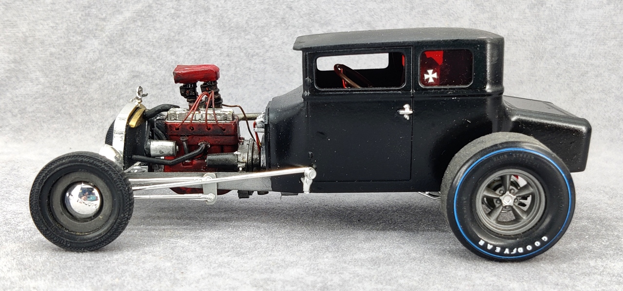 1925 Ford Model 'T' Chopped Coupe Hot Rod Built Kit - Spotlight Hobbies